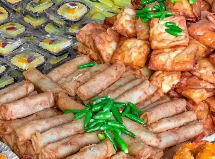 7 Rekomendasi Spot Berburu Takjil di Jakarta, Nomor 4 Surganya Jajanan ...